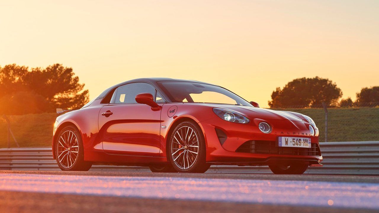 10 Best Entry-Level Sports Cars For Maximum Driving Engagement