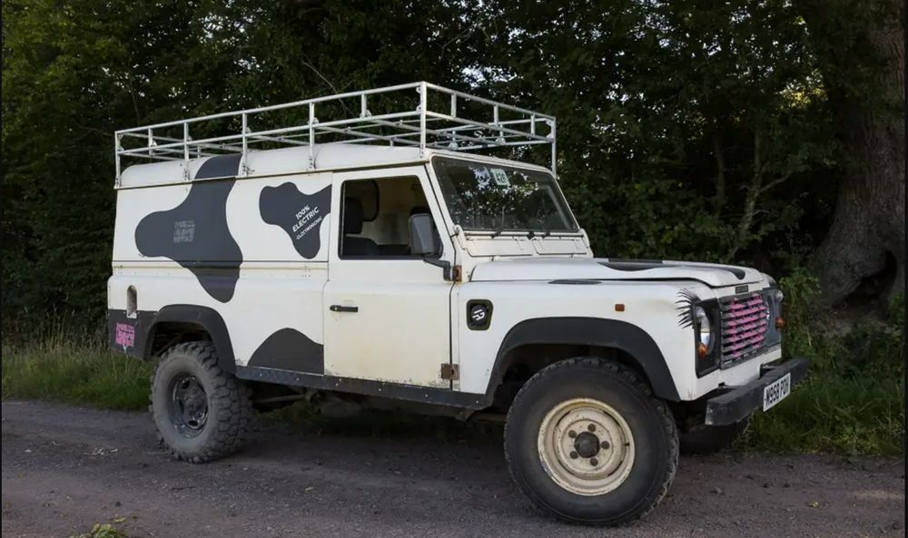 This Awesome Kit Turns Your Classic Land Rover Defender Into An EV