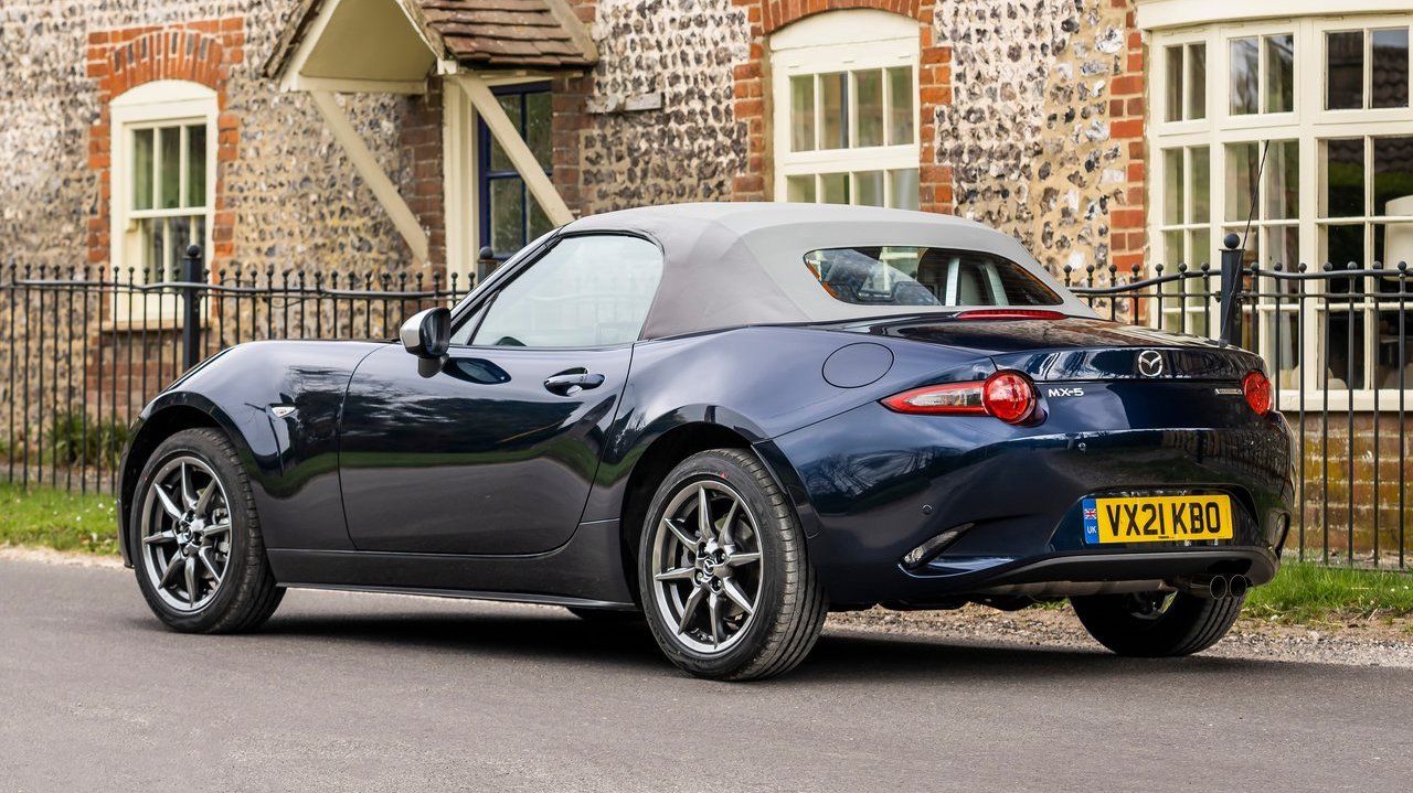 10 Best Entry-Level Sports Cars For Maximum Driving Engagement