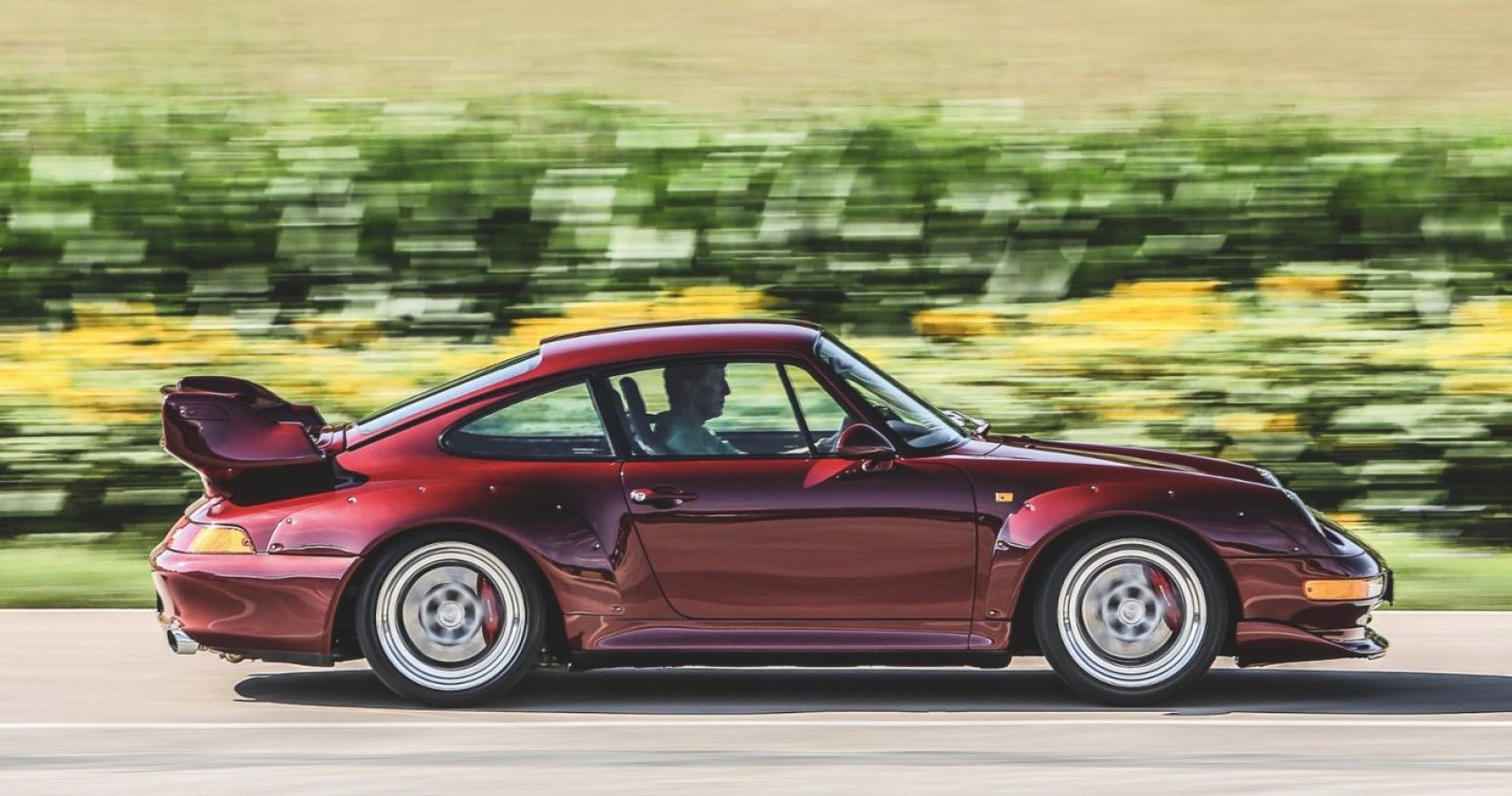 Supercar Icons: Porsche 993 GT2 Vs Lamborghini Diablo