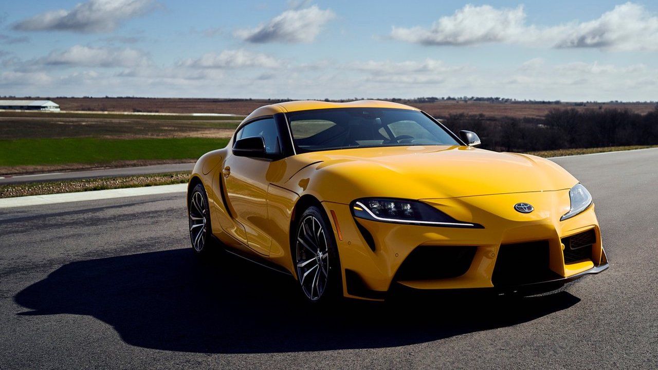 10 Best Entry-Level Sports Cars For Maximum Driving Engagement