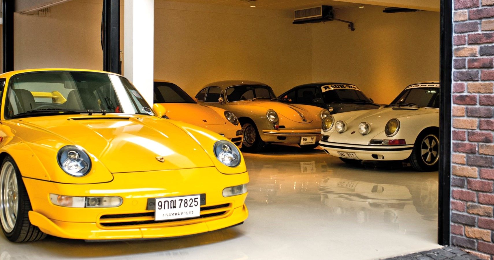 Supercar Icons: Porsche 993 GT2 Vs Lamborghini Diablo