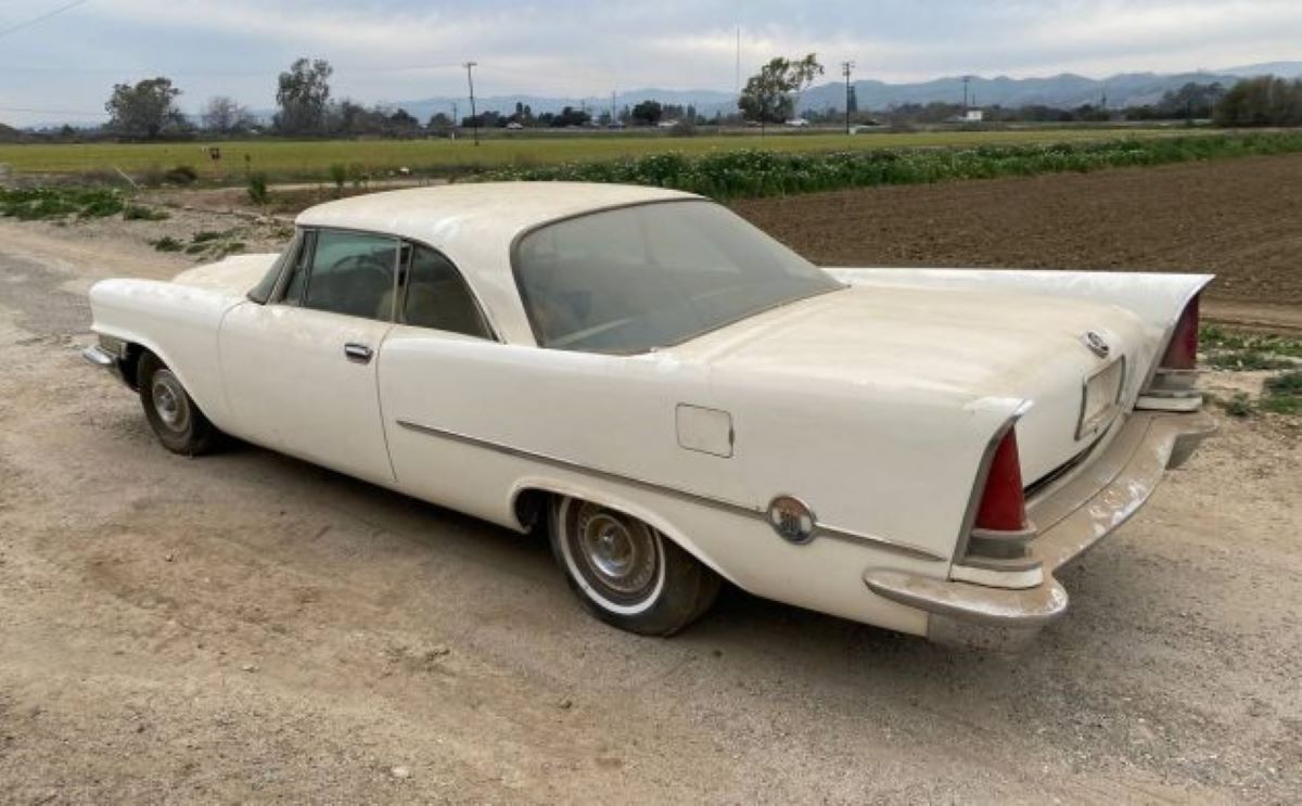 10 Reasons Why The 1957 Chrysler 300C Is Awesome