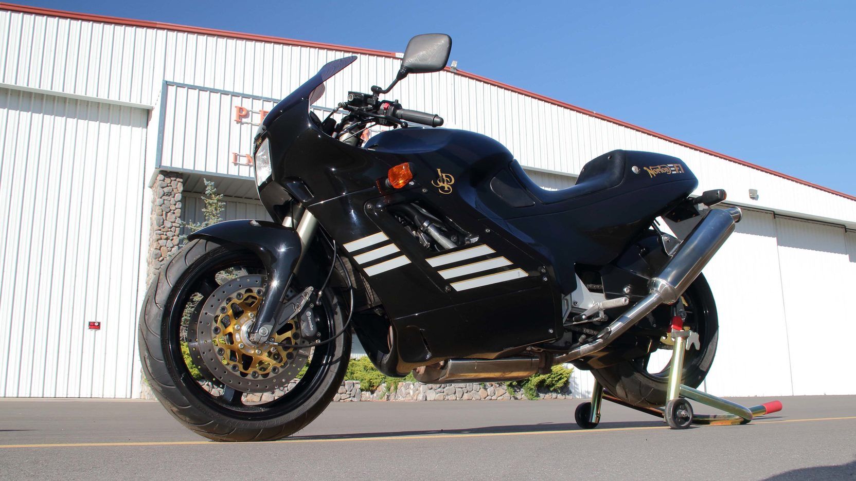 The Norton F1 Is The Twin-Rotor Wankel-Powered Superbike The World Forgot