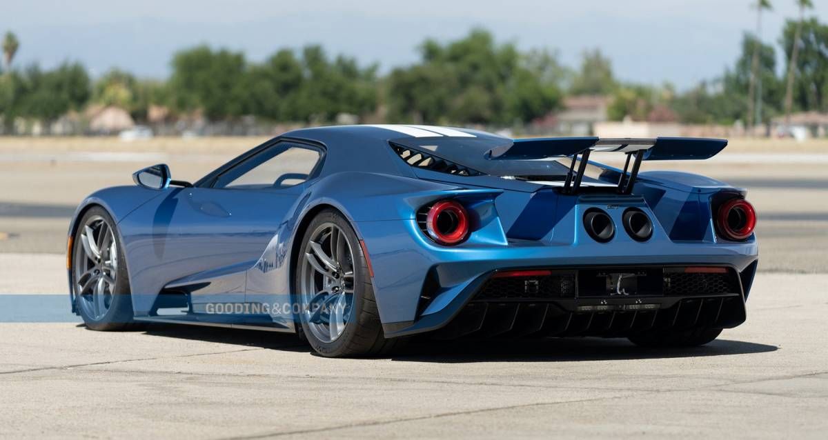 10 New Performance Cars That Deserve A Manual Transmission