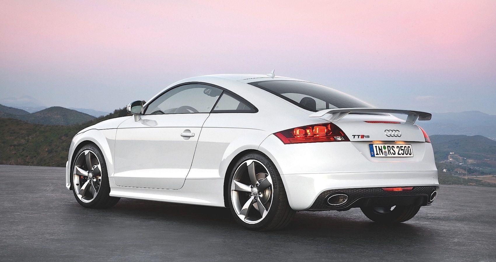 9 German Performance Cars From The 2000s That Can Easily Be Daily Driven