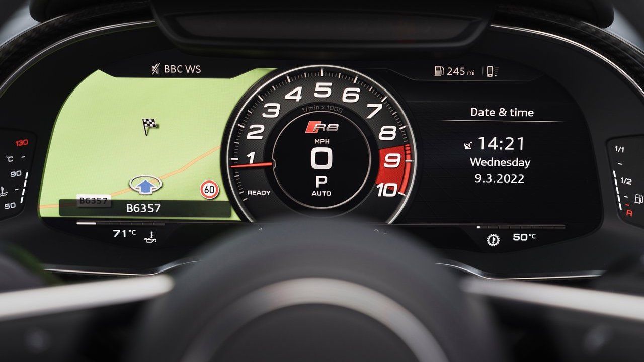 10 Reasons Why We'd Buy An Audi R8 Over A Lamborghini Huracan