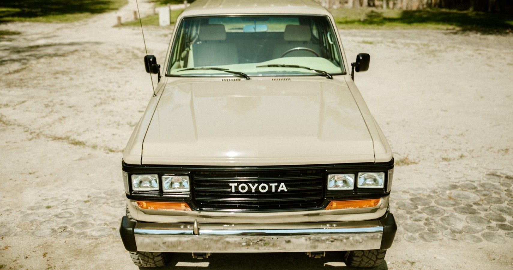 Check Out This Fully Restored 1990 Toyota Land Cruiser FJ62