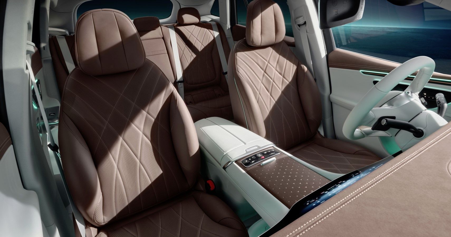 Here’s Why The Interior Of The 2023 Mercedes-Benz EQE SUV Is So Impressive