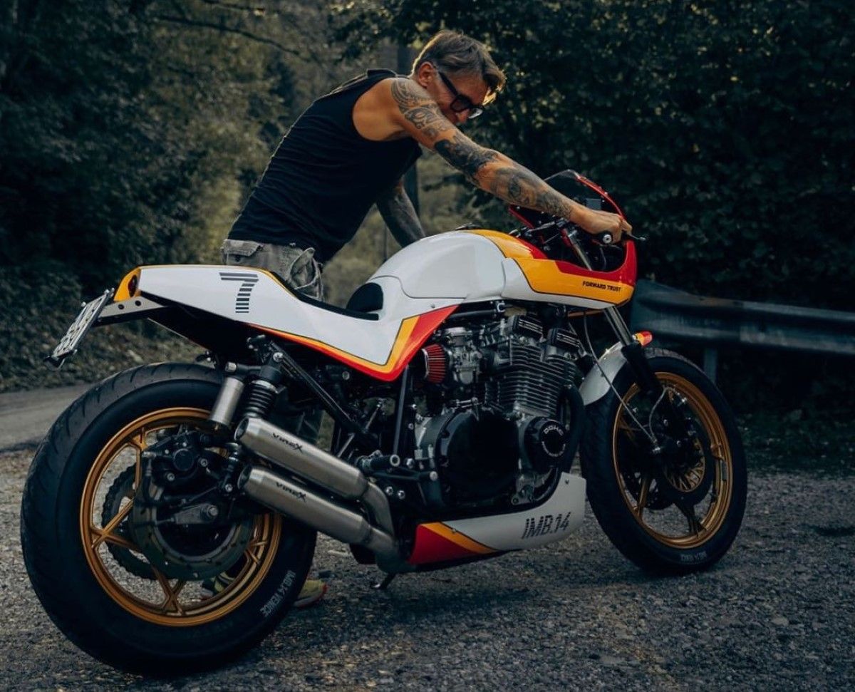 This Custom Classic Suzuki Katana Loses Its Sharpness For Some Gorgeous ...