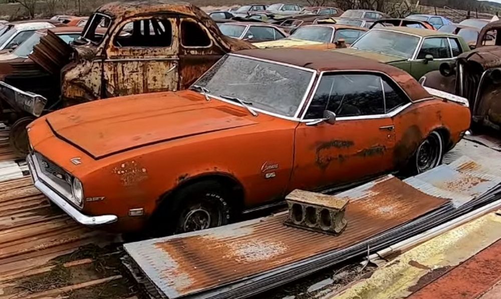 This Trio Of Classic Chevrolet Camaros Is Worthy Of A Full Restoration