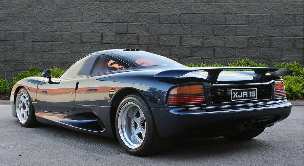 10 Fast Cars That Actually Aren't All That Fun To Drive