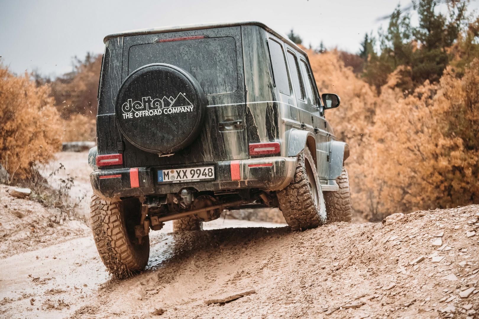 5 Overrated SUVs That Can't Handle A Muddy Trail (5 That Are Unstoppable)