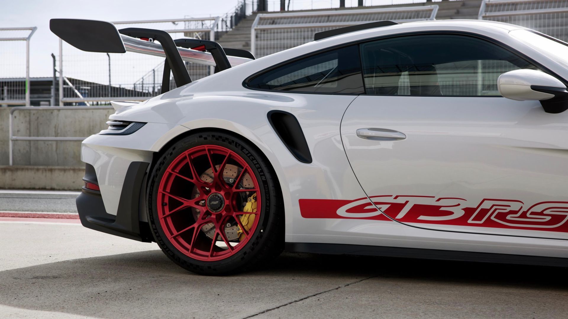 Here's What Makes The Porsche 911 GT3 RS The Perfect Weapon For Track ...