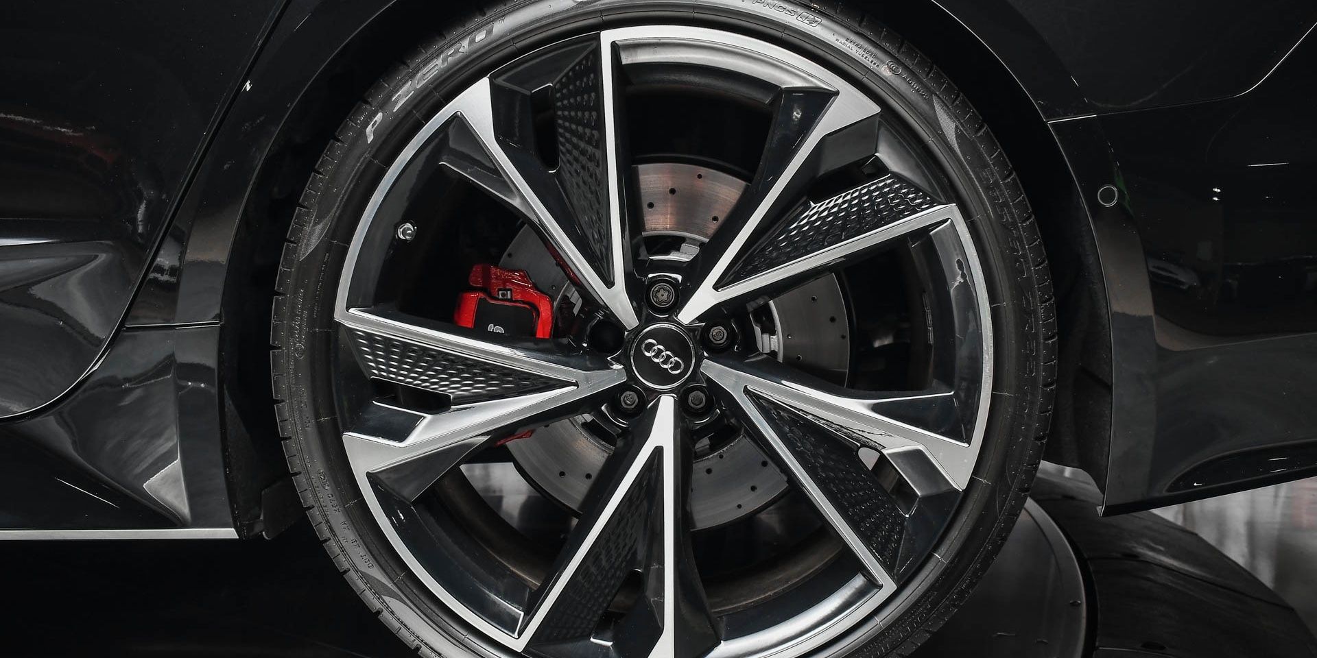 5 Reasons Why We Love The Cadillac CT5-V Blackwing (5 Reasons Why We ...