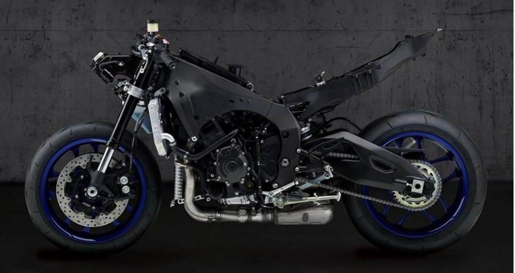 5 Reasons Why We Love The New Yamaha R1 GYTR (5 Reasons Why An R6 Is ...