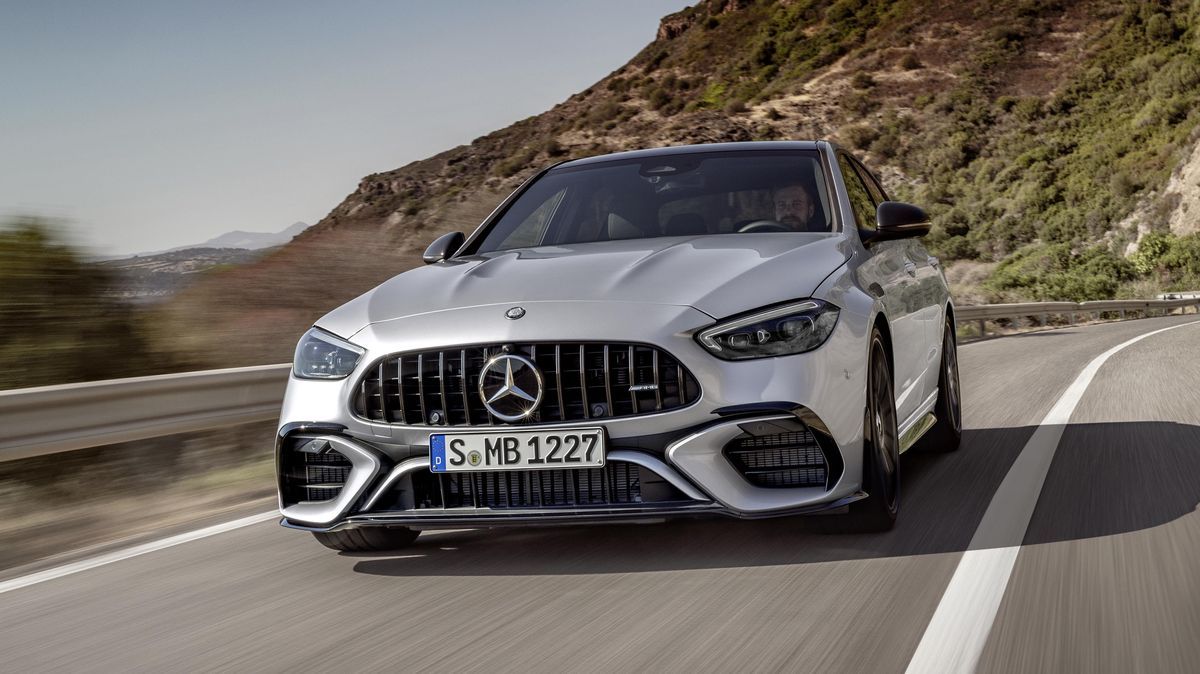 Mercedes-Benz Unveils The World's Most Powerful 4-Cylinder Engine In All-New C 63 AMG Performance