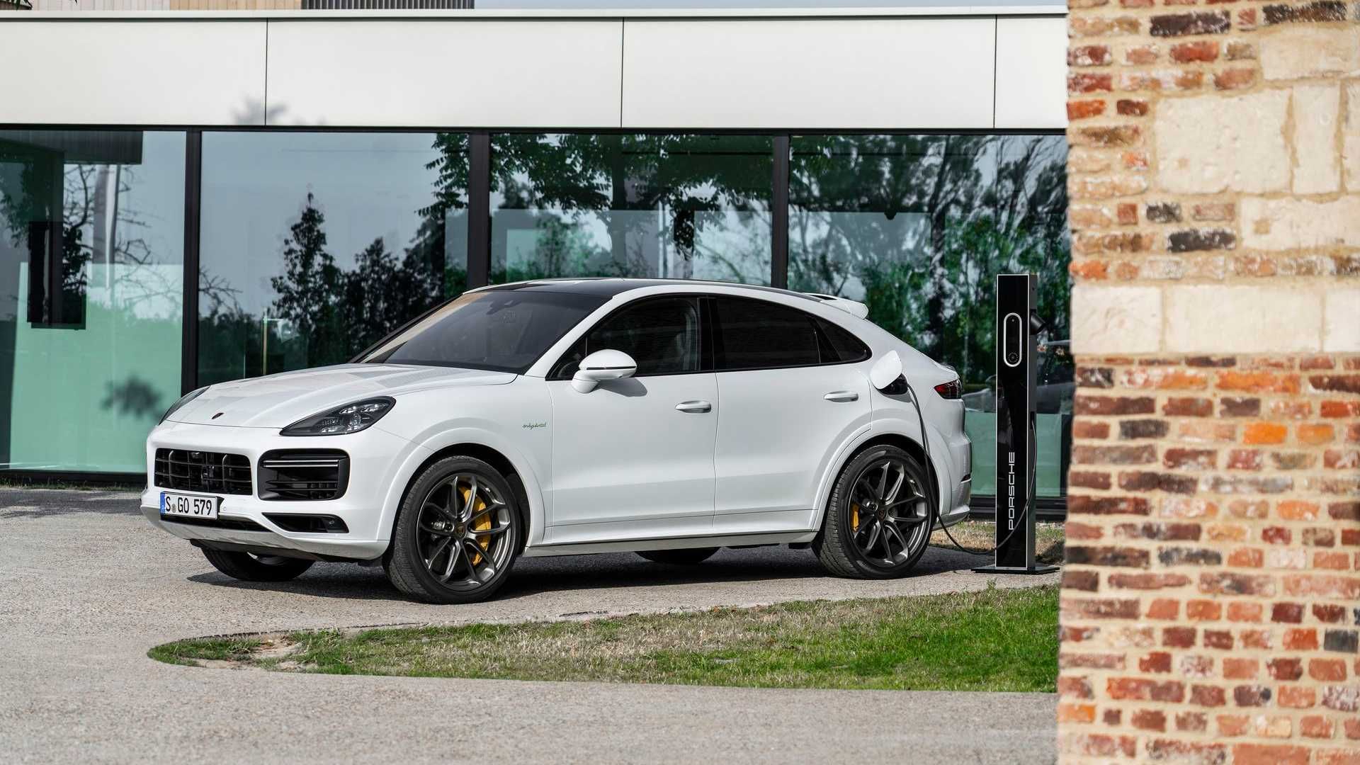 The 10 Most Fuel-Efficient Luxury Hybrid SUVs For 2023 | Flipboard The 10 Most Fuel-Efficient Luxury Hybrid SUVs For 2023 | Flipboard