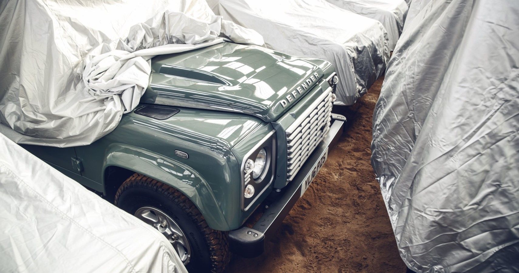 This Is The Greatest Land Rover Barn Find Ever With Classic Limited ...