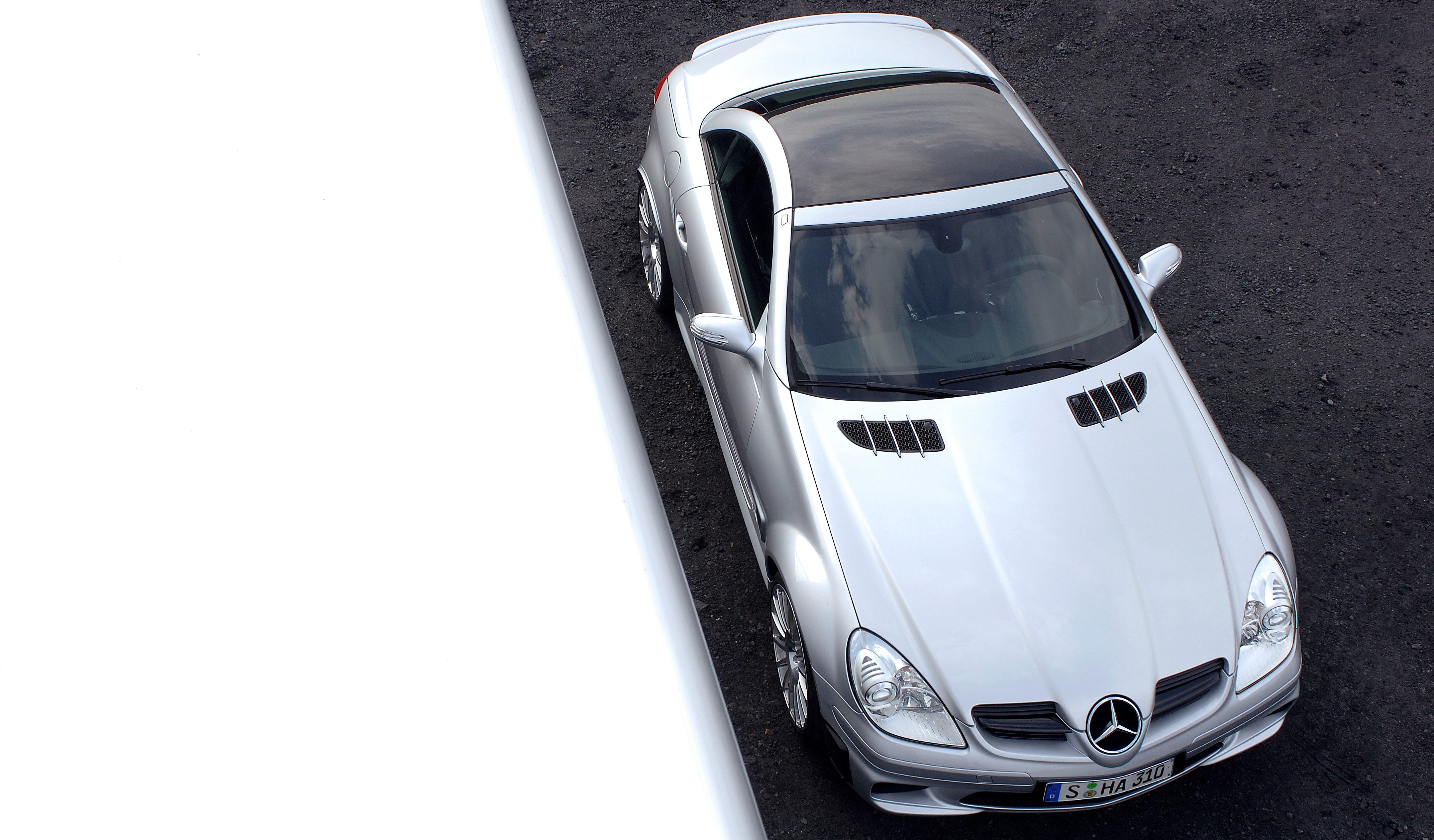 10 Reasons Why Gearheads Should Consider Buying The R171 Mercedes-Benz ...