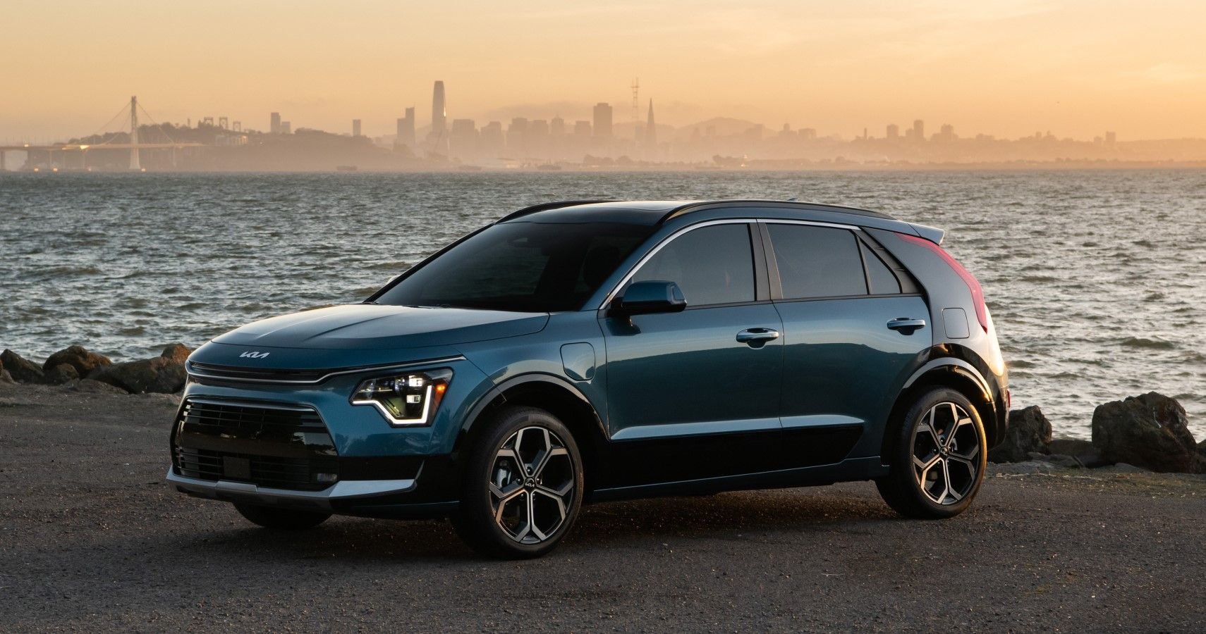 The 2023 Kia Niro Hybrid Is A Cool Affordable Hatchback That Looks Awesome