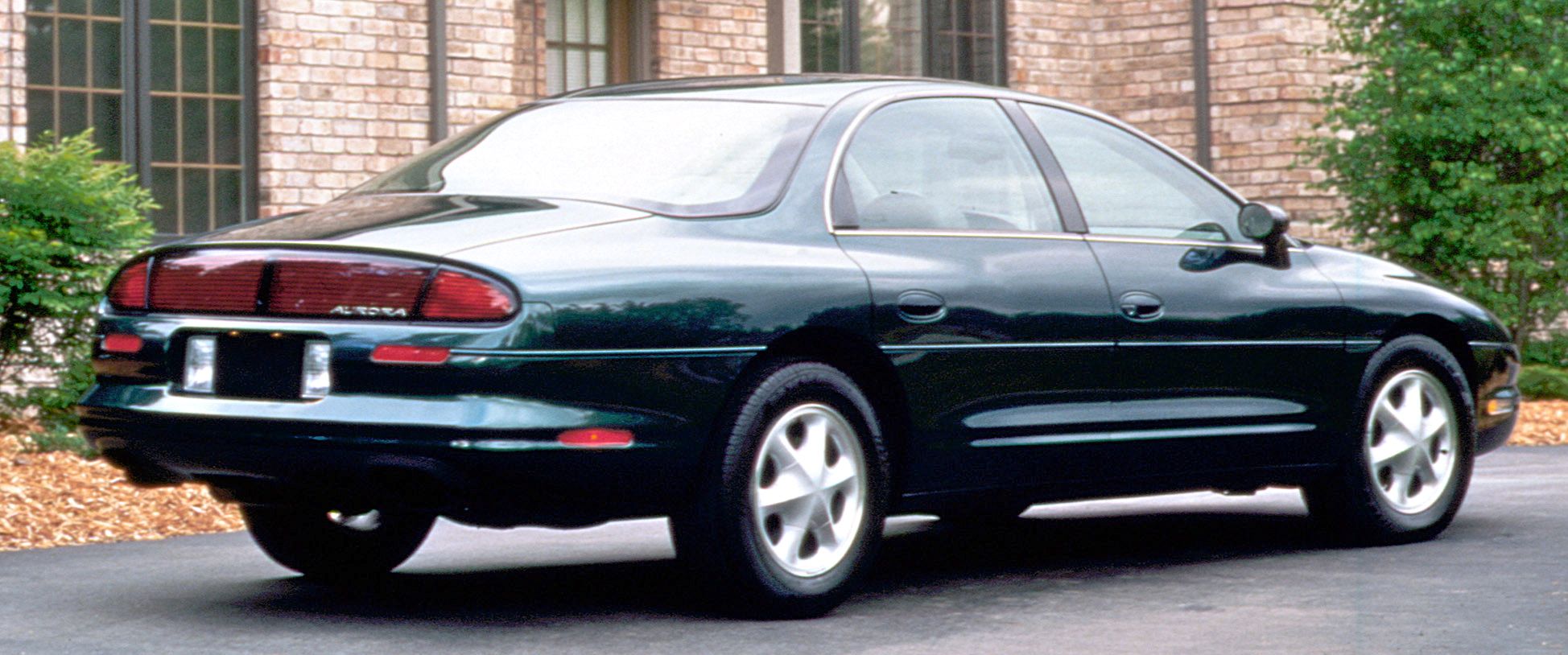 Why The First-Gen Oldsmobile Aurora Is An Overlooked '90s American ...