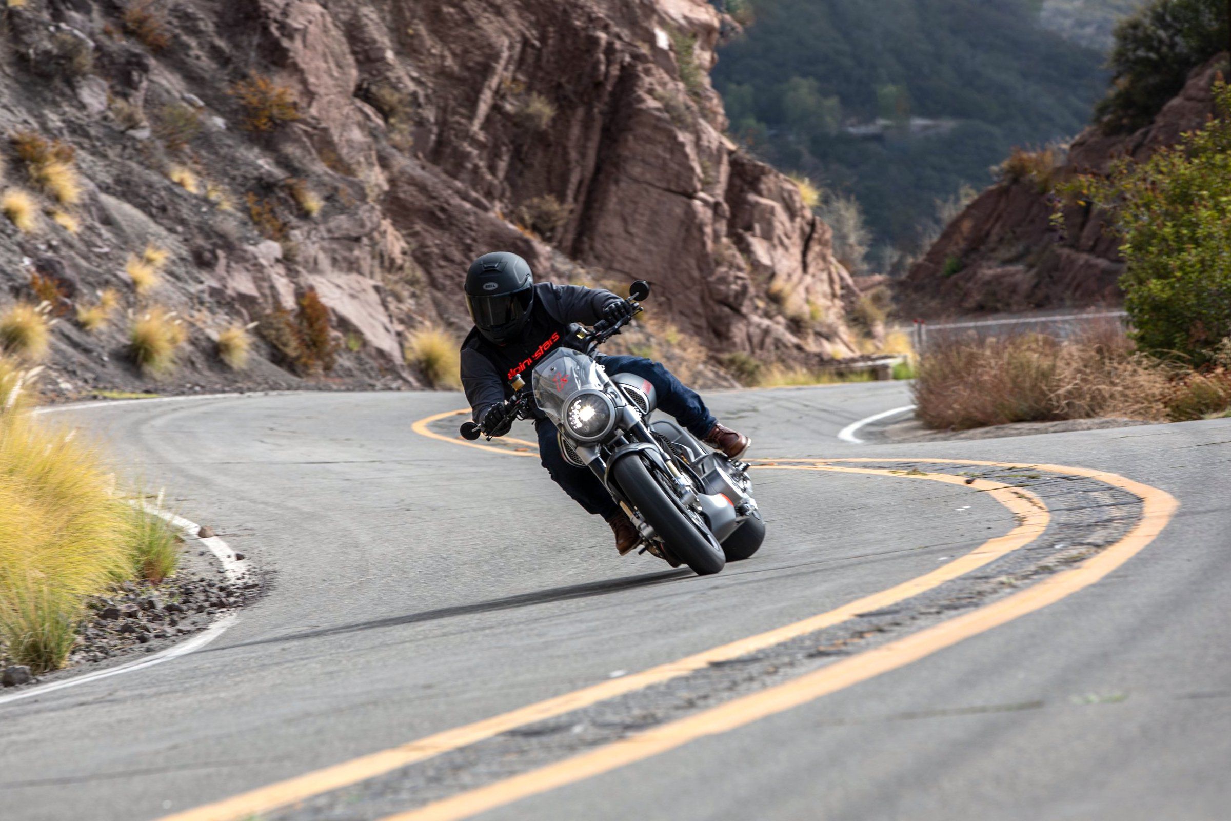 EXCLUSIVE: Keanu Reeves And Gard Hollinger Share ARCH Motorcycle Story ...