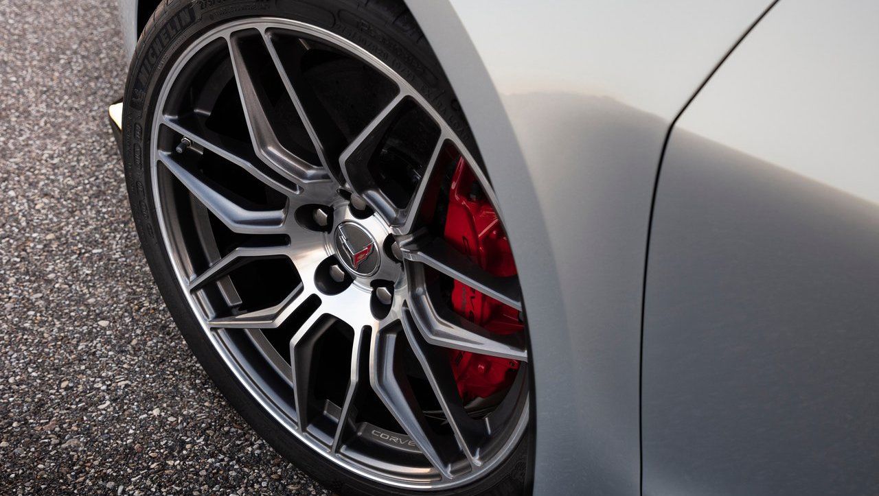 5 Reasons Why We Want The 2023 Chevy Corvette Z06 (5 Reasons Why We'd ...