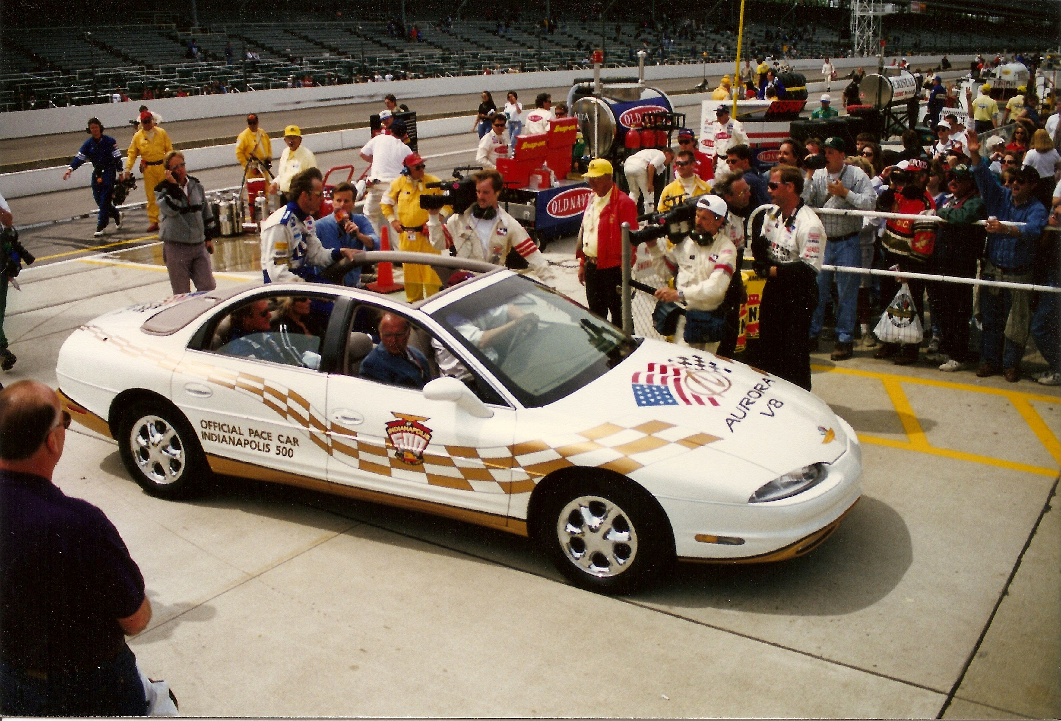 Why The First-Gen Oldsmobile Aurora Is An Overlooked '90s American ...