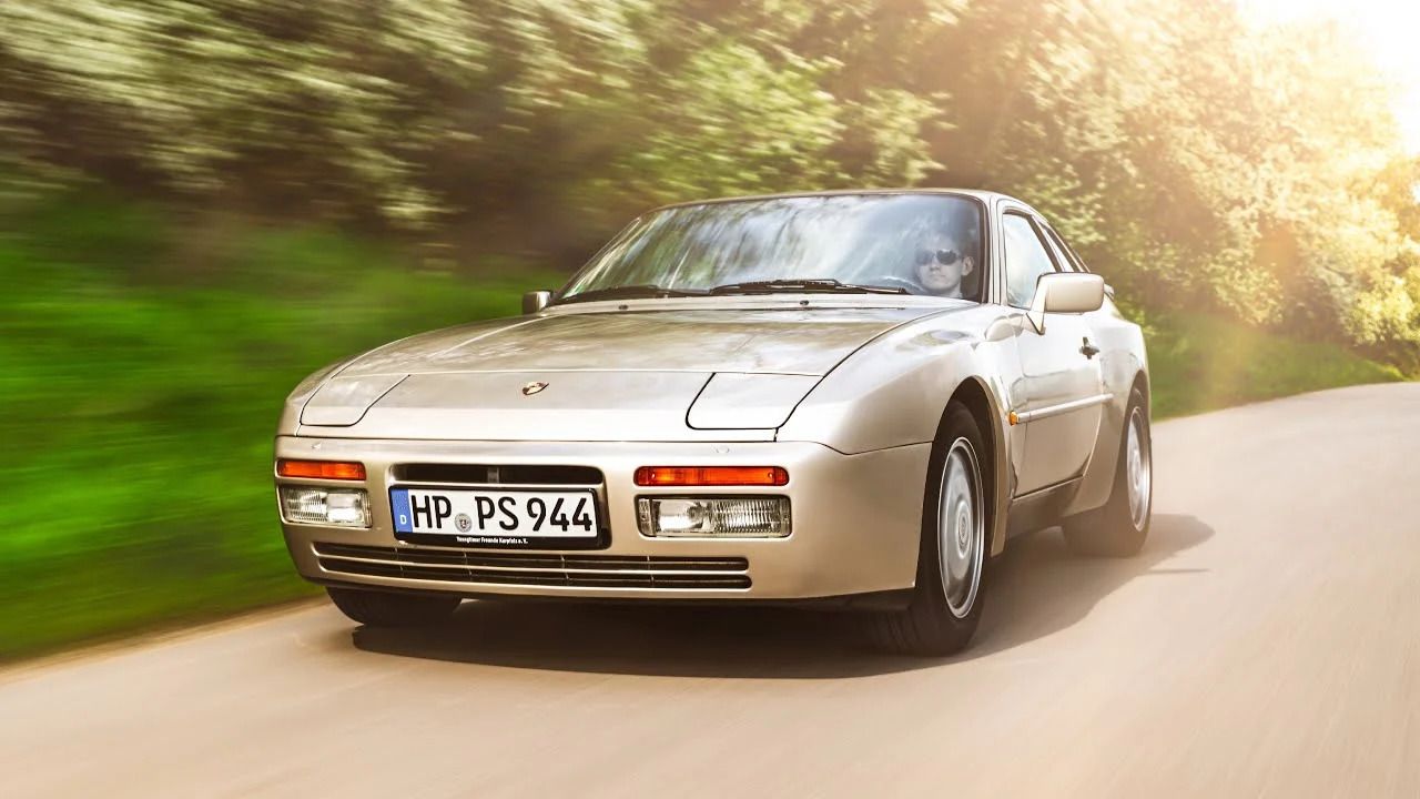 10 Things We Love About The Porsche 944 S2