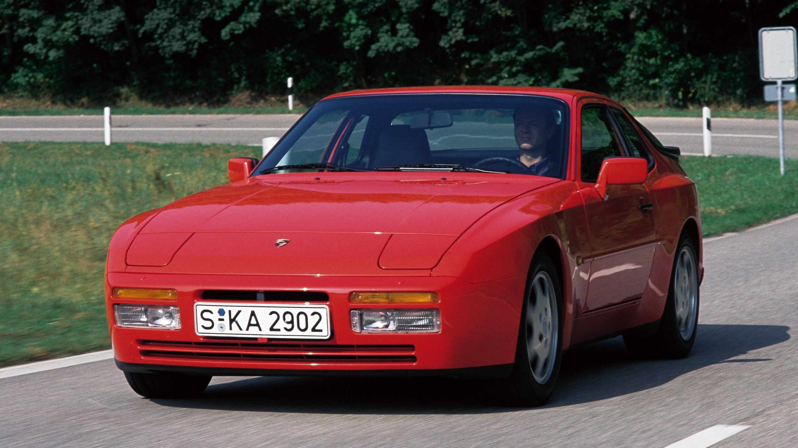 10 Things We Love About The Porsche 944 S2
