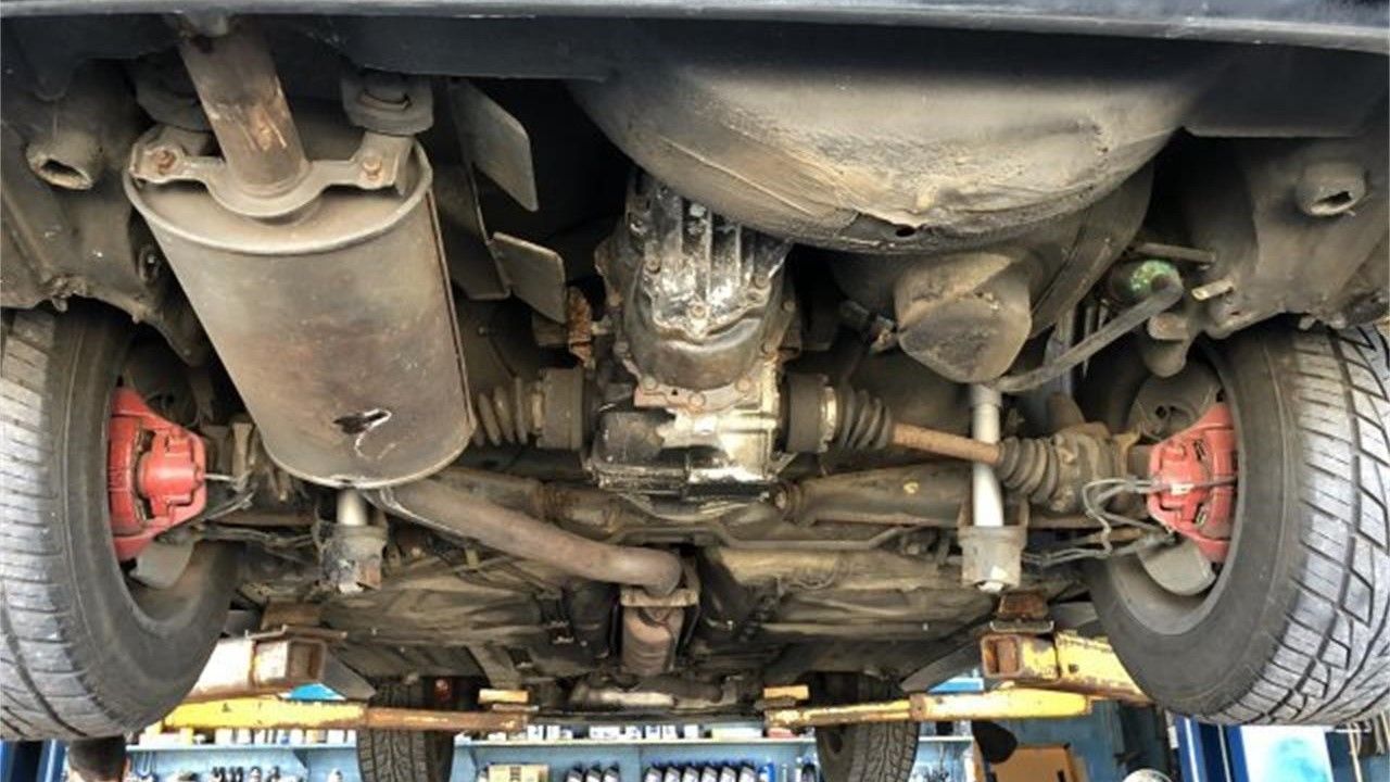 10 Things We Love About The Porsche 944 S2