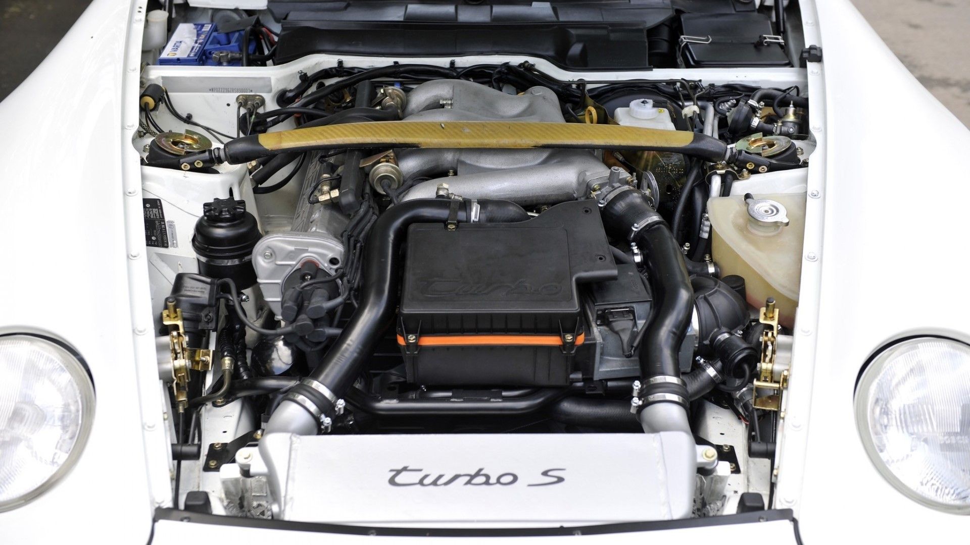 10 Things We Love About The Porsche 968 Turbo S