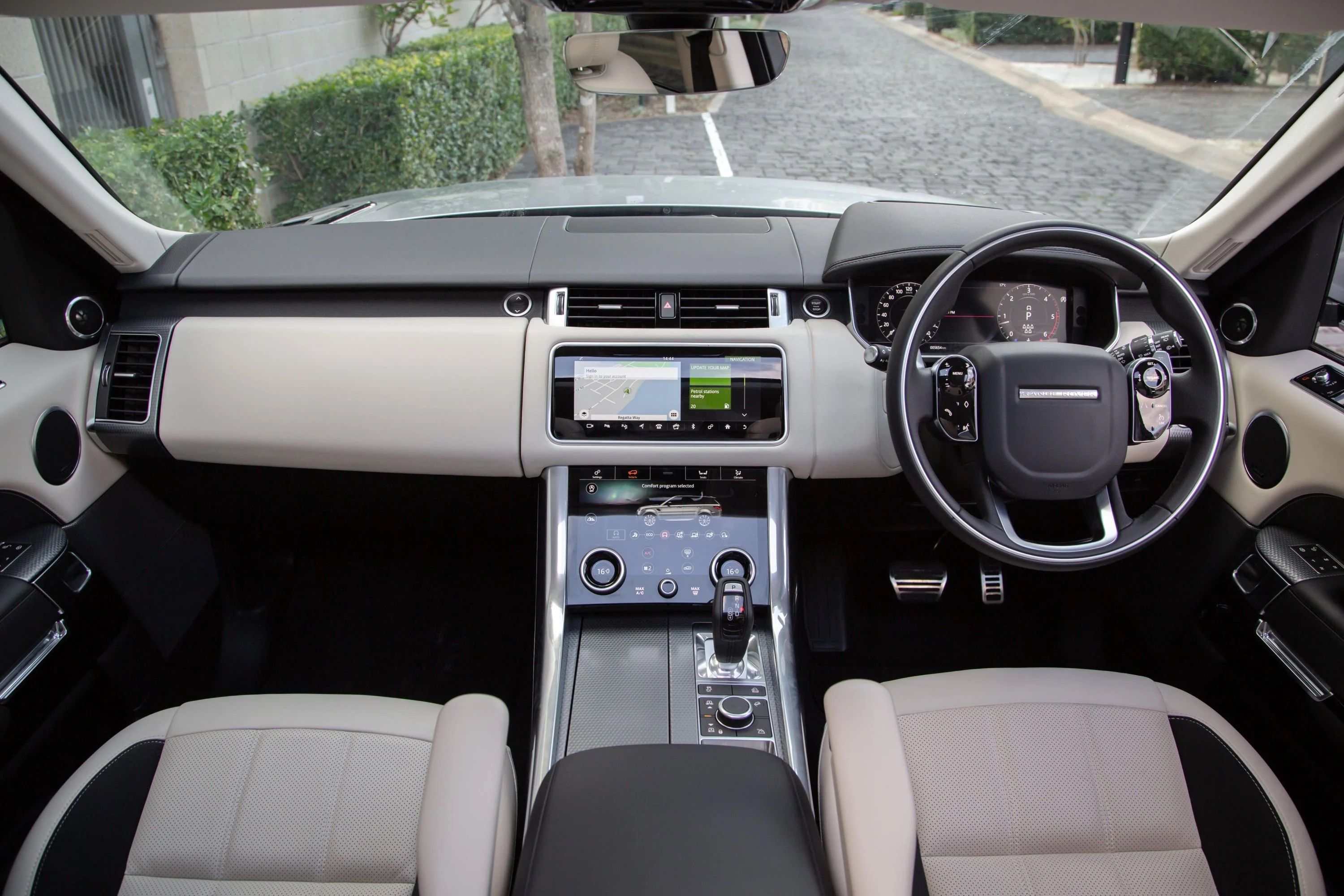 Here's What You Need To Know Before Buying The Land Rover Range Rover ...