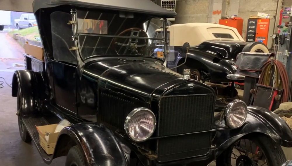 Check Out This Amazing V12 Lincoln, An Epic Hudson, And Ford Model T At ...
