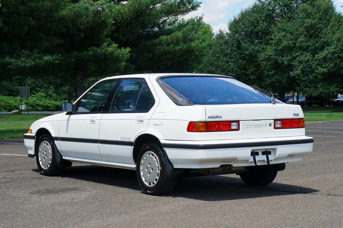 10 Reliable Cars From The 80s You Can Use As A Daily Driver