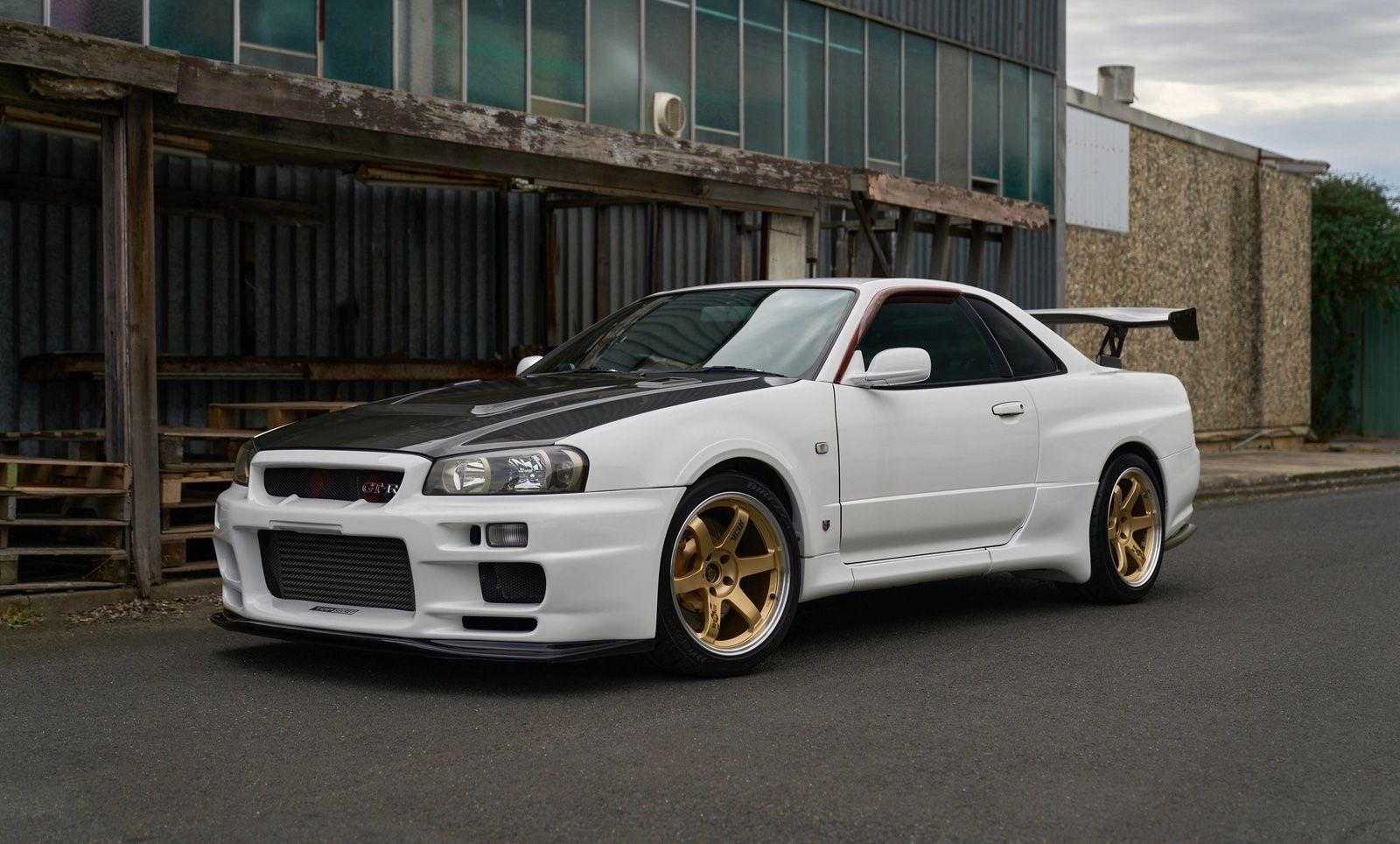 Here's What The 1999 Nissan Skyline R34 GT R Is Worth Today