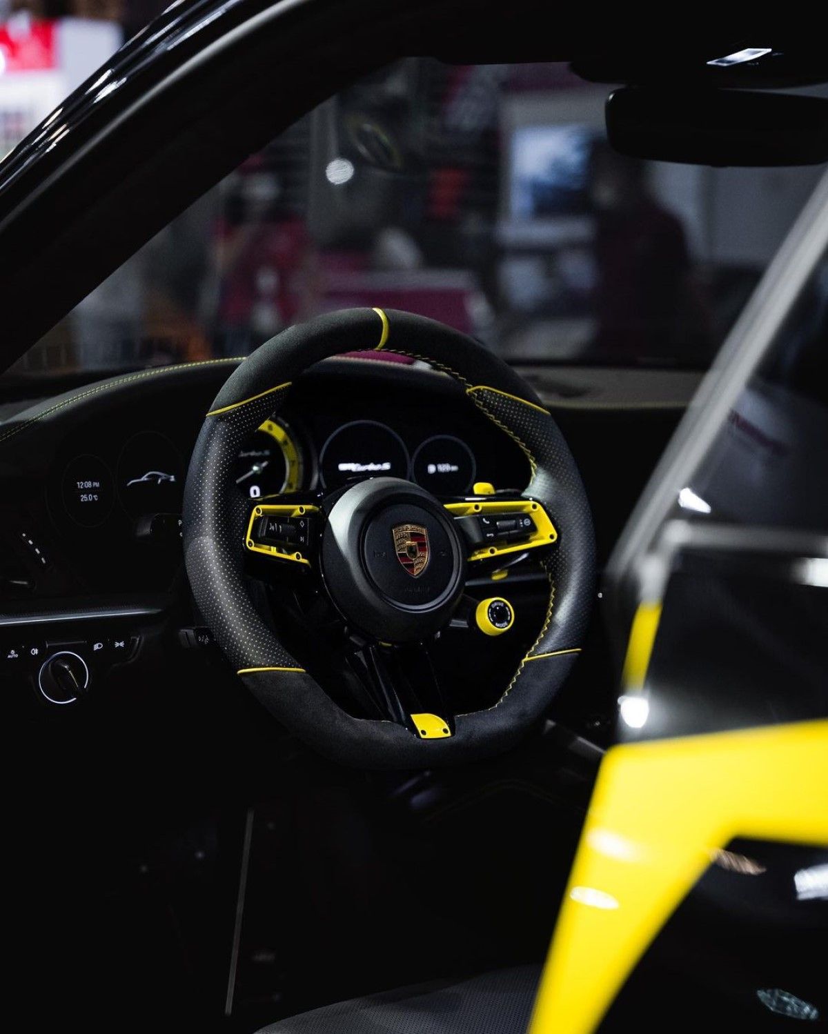 One-Off Porsche 911 Turbo S With A "Tiger" Is A Show-Stopper By TechArt