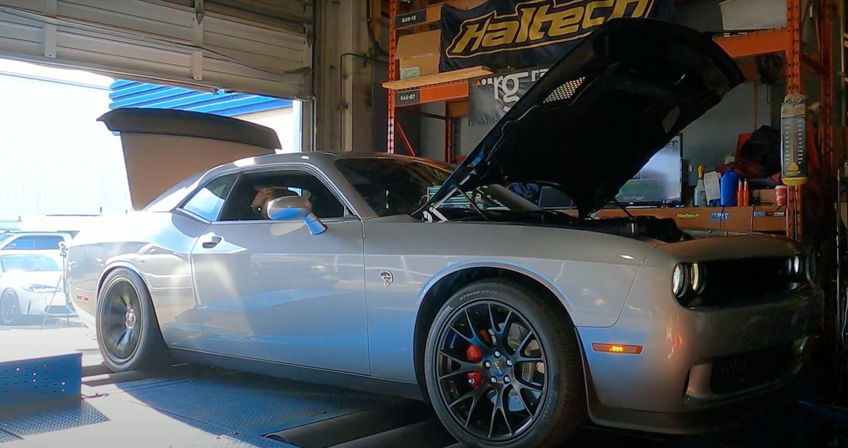 A Dodge Challenger Hellcat Puts A BMW M3 And Chevrolet Corvette Z06 To ...