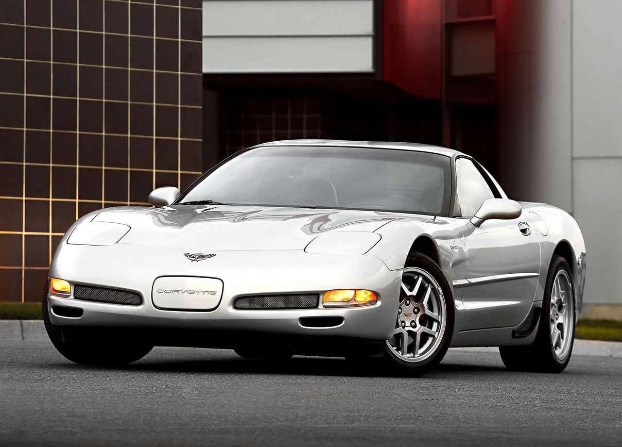 These Are Our Favorite Features Of The 2002 Chevrolet Corvette Z06