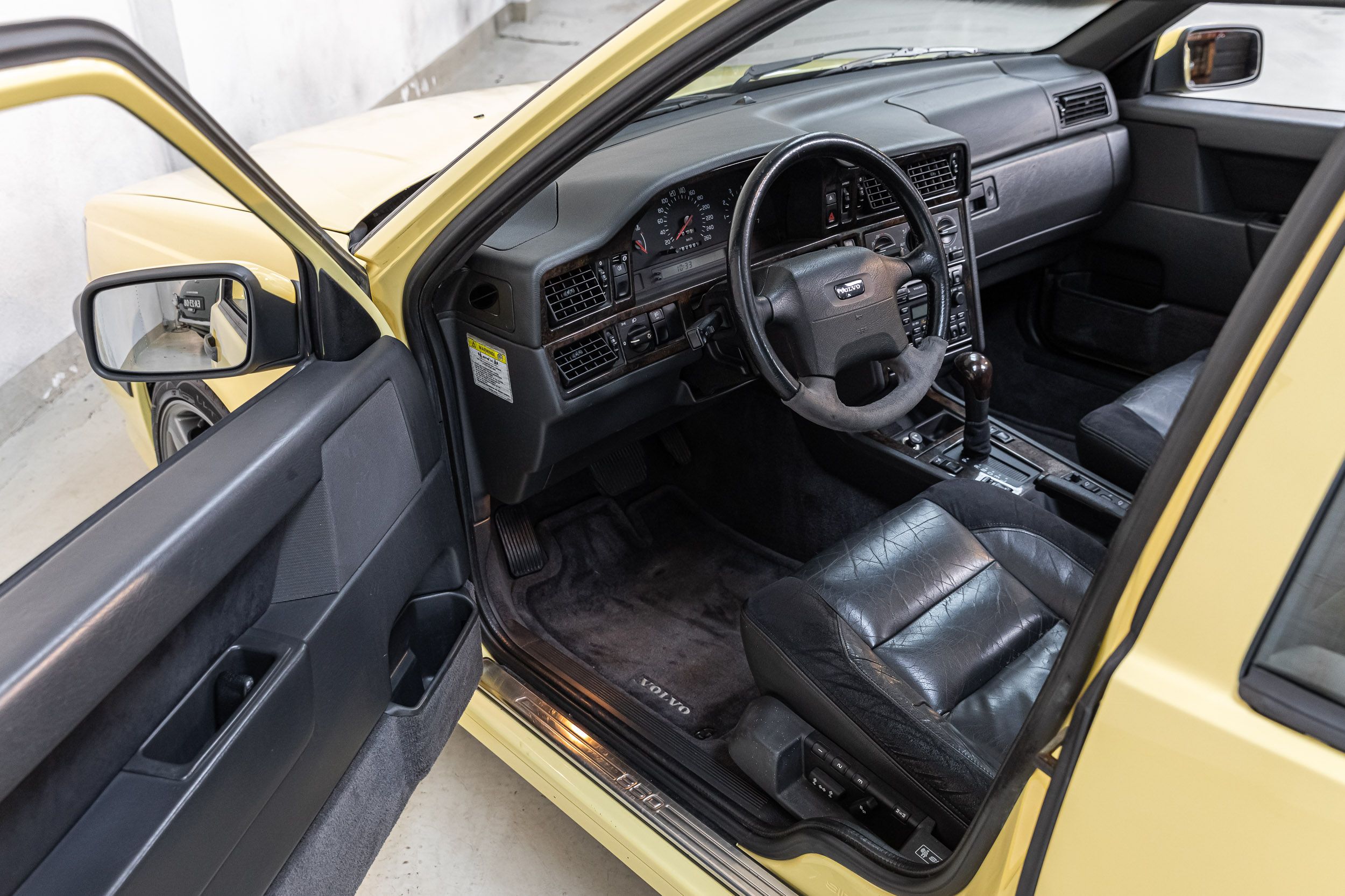 A Detailed Look Back At The Legendary Volvo 850 T-5R Station Wagon