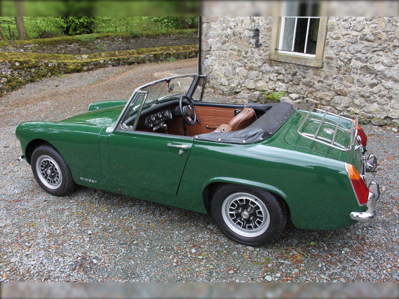 8 Things We Love About The MG Midget (2 Reasons Why We'd Never Buy One)