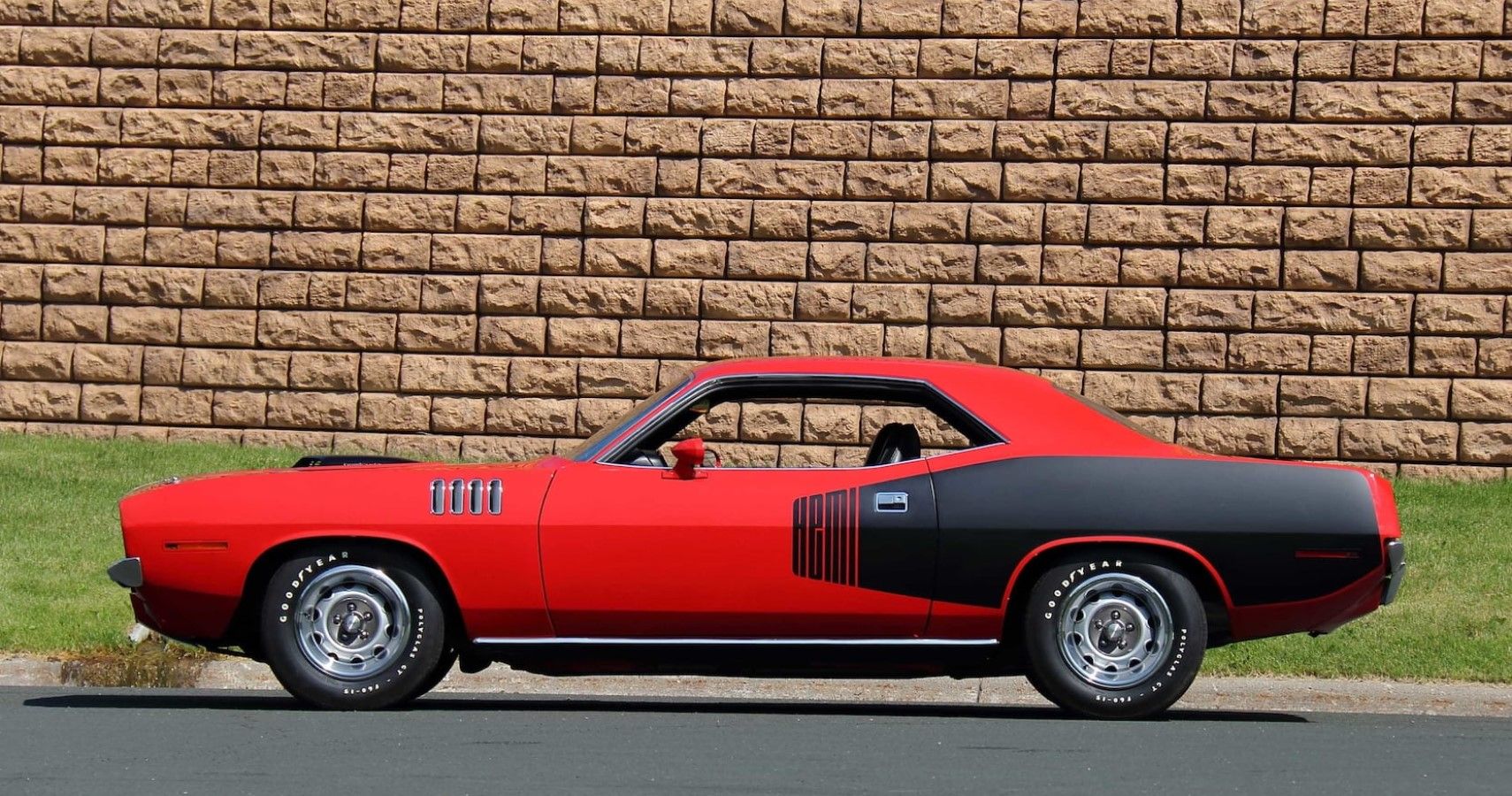 What Makes The Plymouth Hemi Cuda A Truly Iconic American Muscle Car