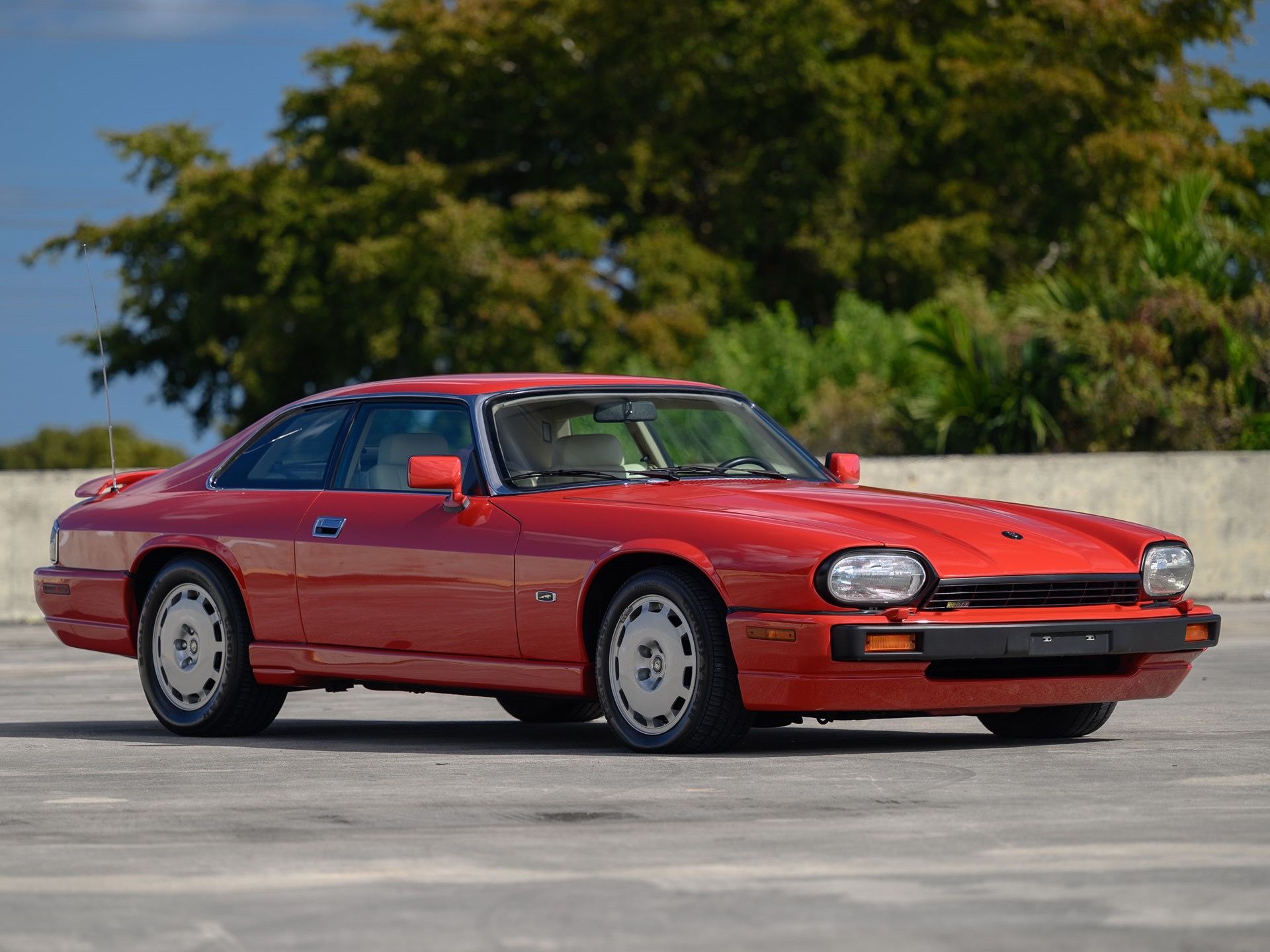 A Detailed Look Back At The Rare And Super Cool Jaguar XJR-S