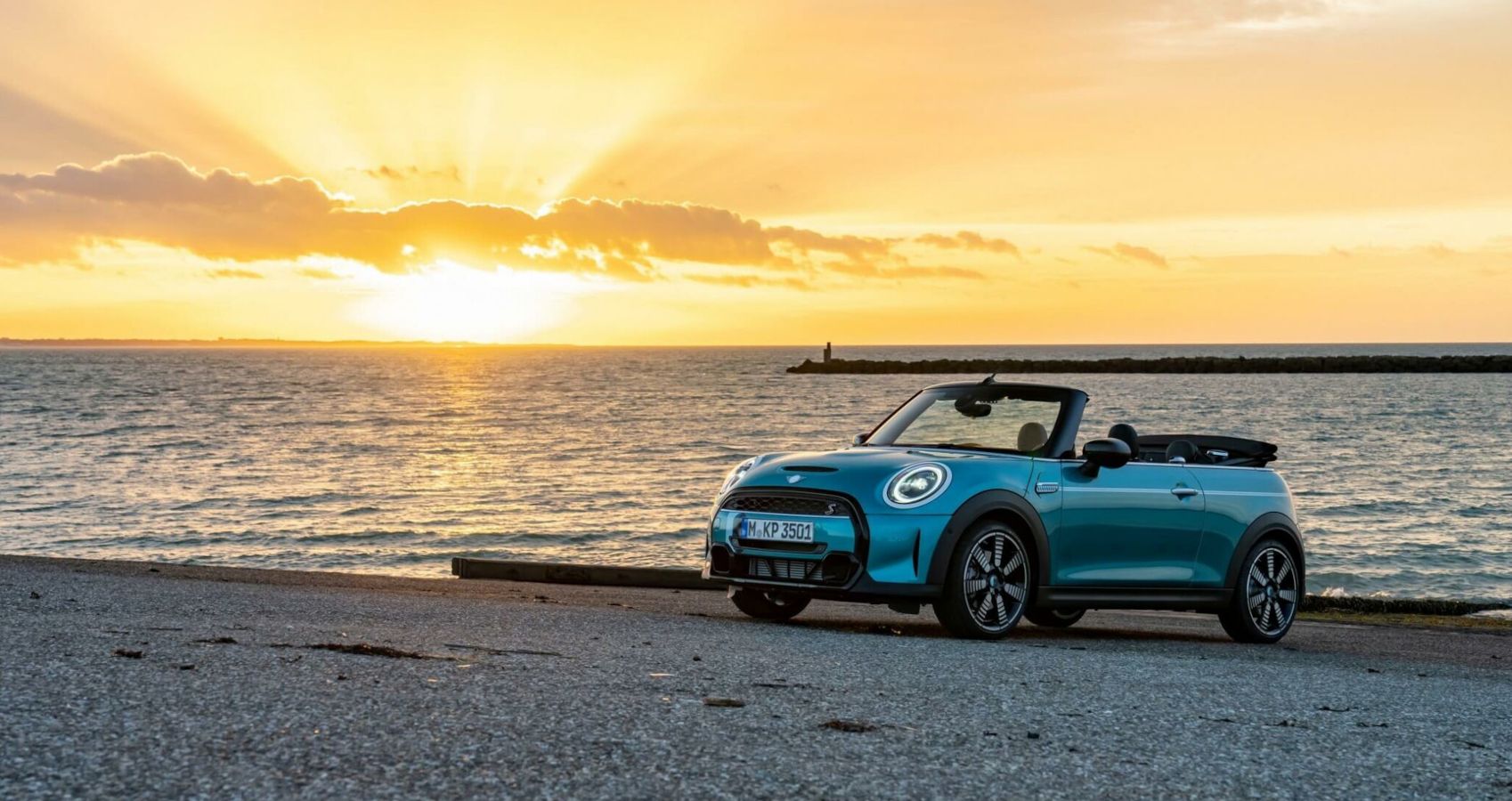Mini Seaside Edition Celebrates 30 Years Of 'Convertible' Fun Mini Seaside Edition Celebrates 30 Years Of 'Convertible' Fun