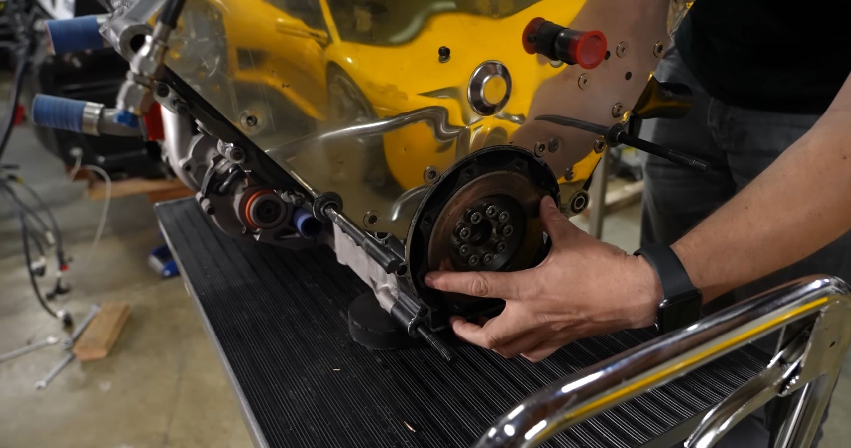 Here’s What An Indycar Engine Really Looks Like From Inside