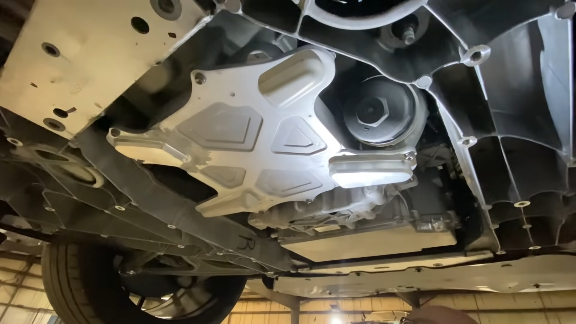 Hoovies Garage Tears Apart Brand New 2023 Corvette Z06 To Reveal ...