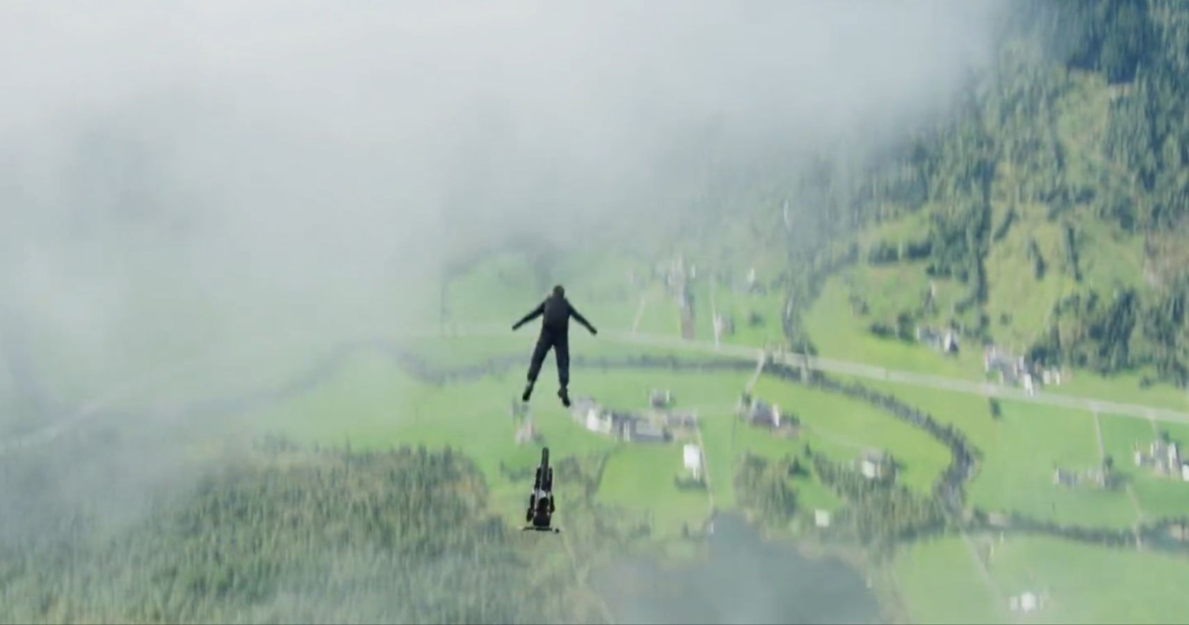 Tom Cruise's Mission Impossible Stunt Will Give You The Chills