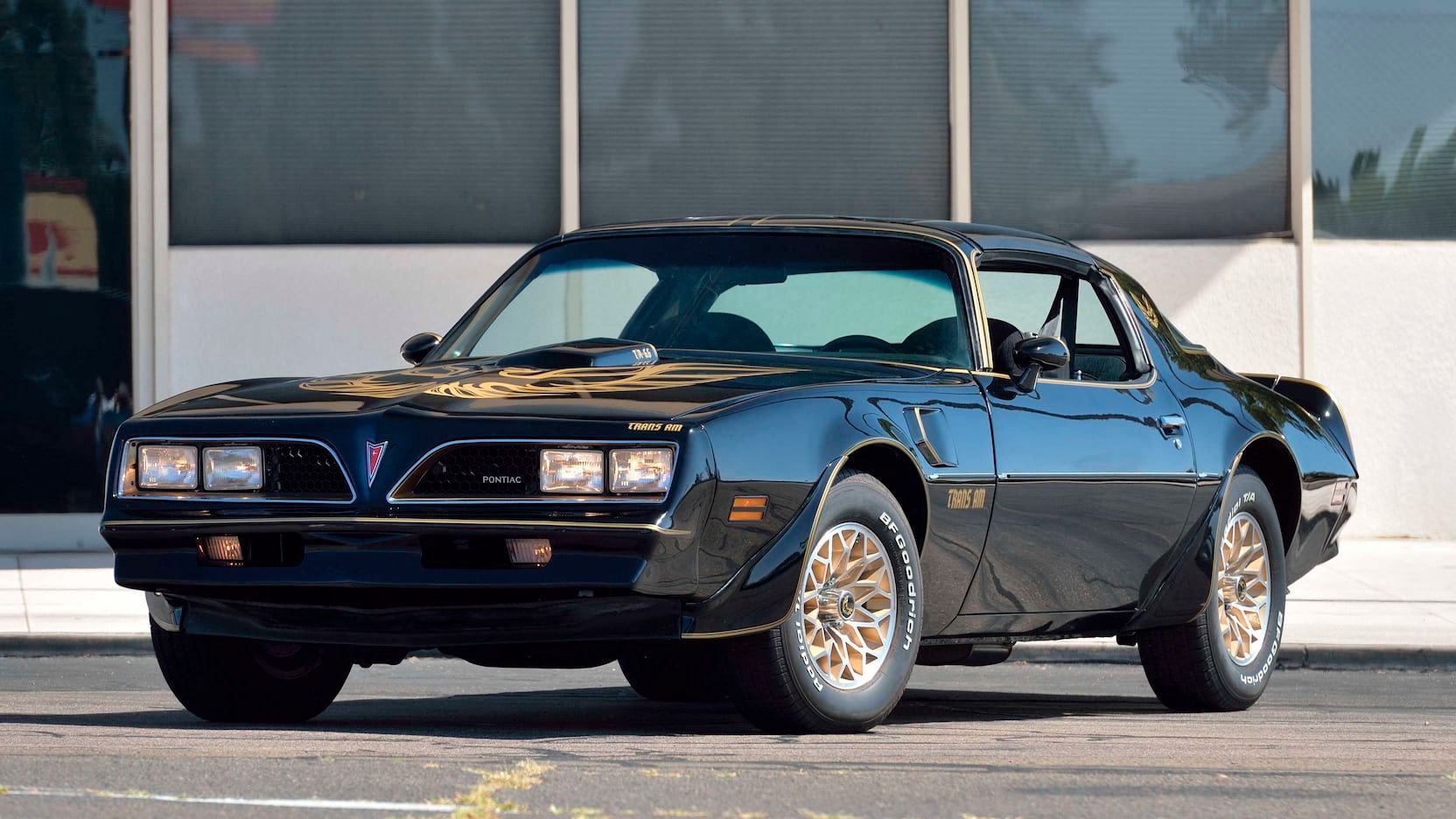 10 Coolest Old American Cars Under $30,000
