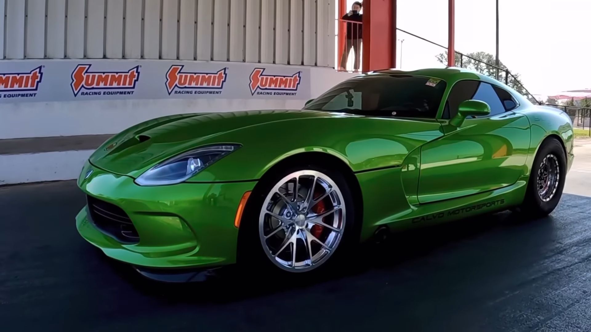 Watch This Over-Powered Dodge Viper Almost Pull A Wheelie On The Dyno